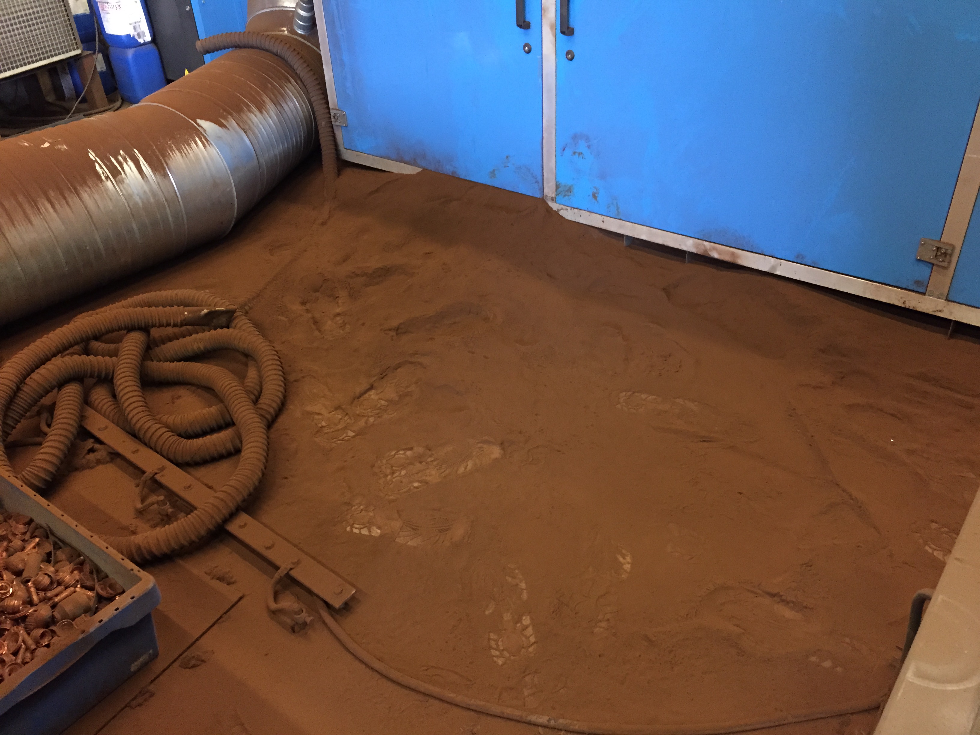 Dust disposal without contamination after welding