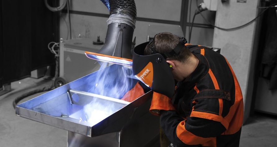 Local extraction during welding: The welders should pay attention to ...